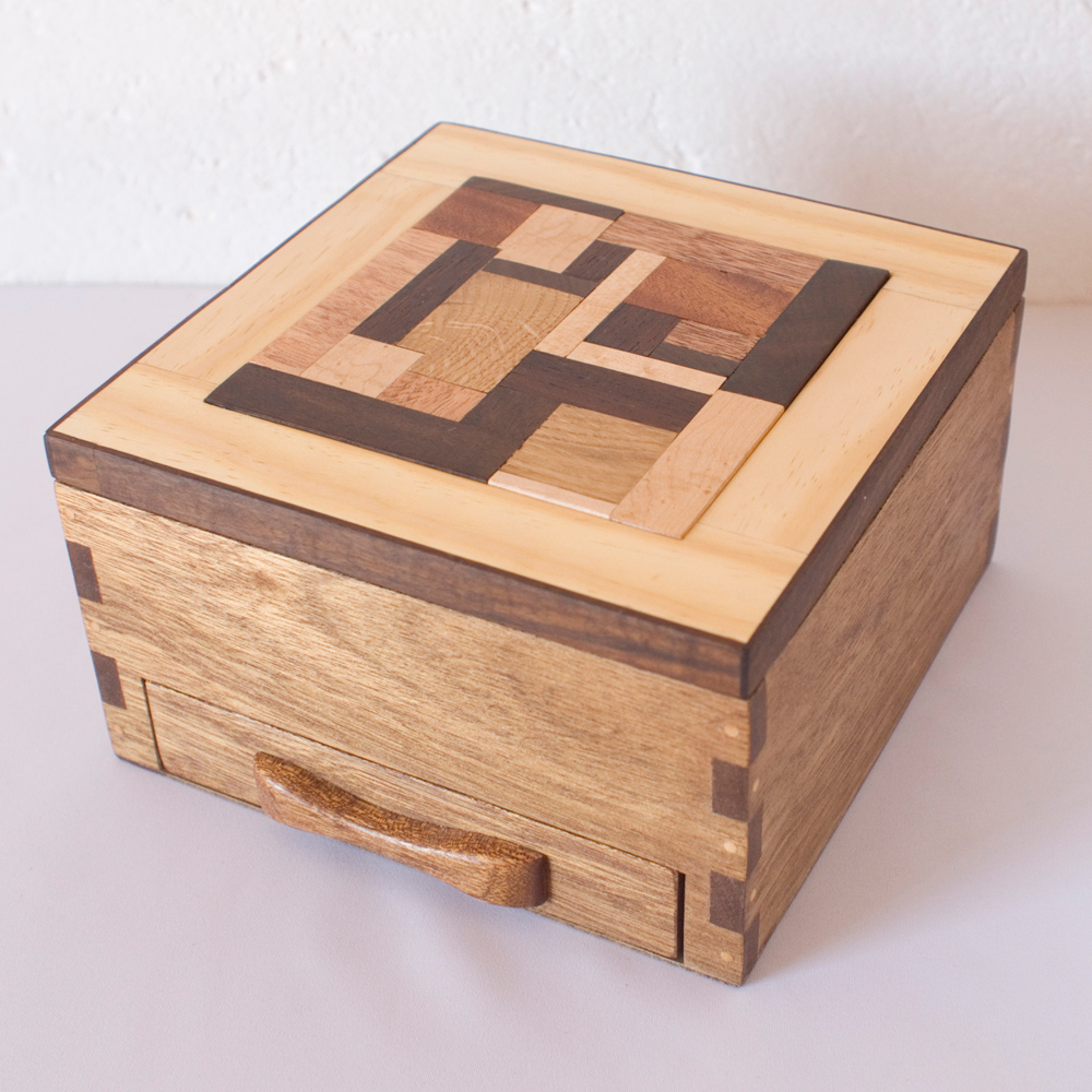 Meranti Trinket Box With Lift Lid - Moksi