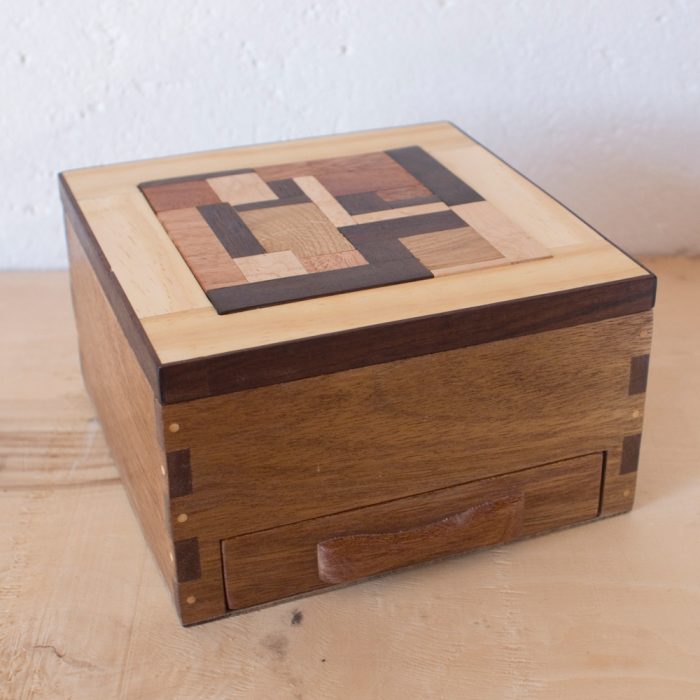 Meranti Trinket Box With Lift Lid - Moksi